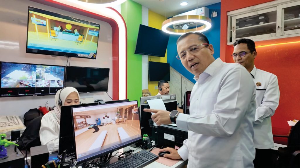 Staf Ahli Bidang Teknologi Informasi Tinjau Kantah Virtual Kota ...